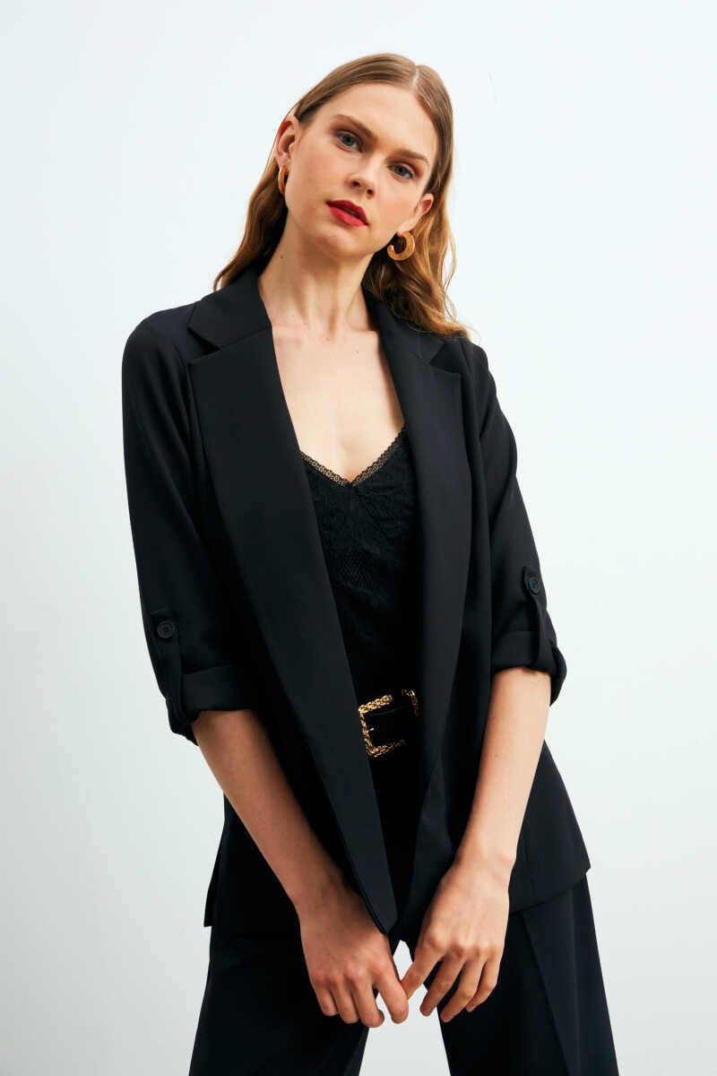 Casual Cut Jacket in Black