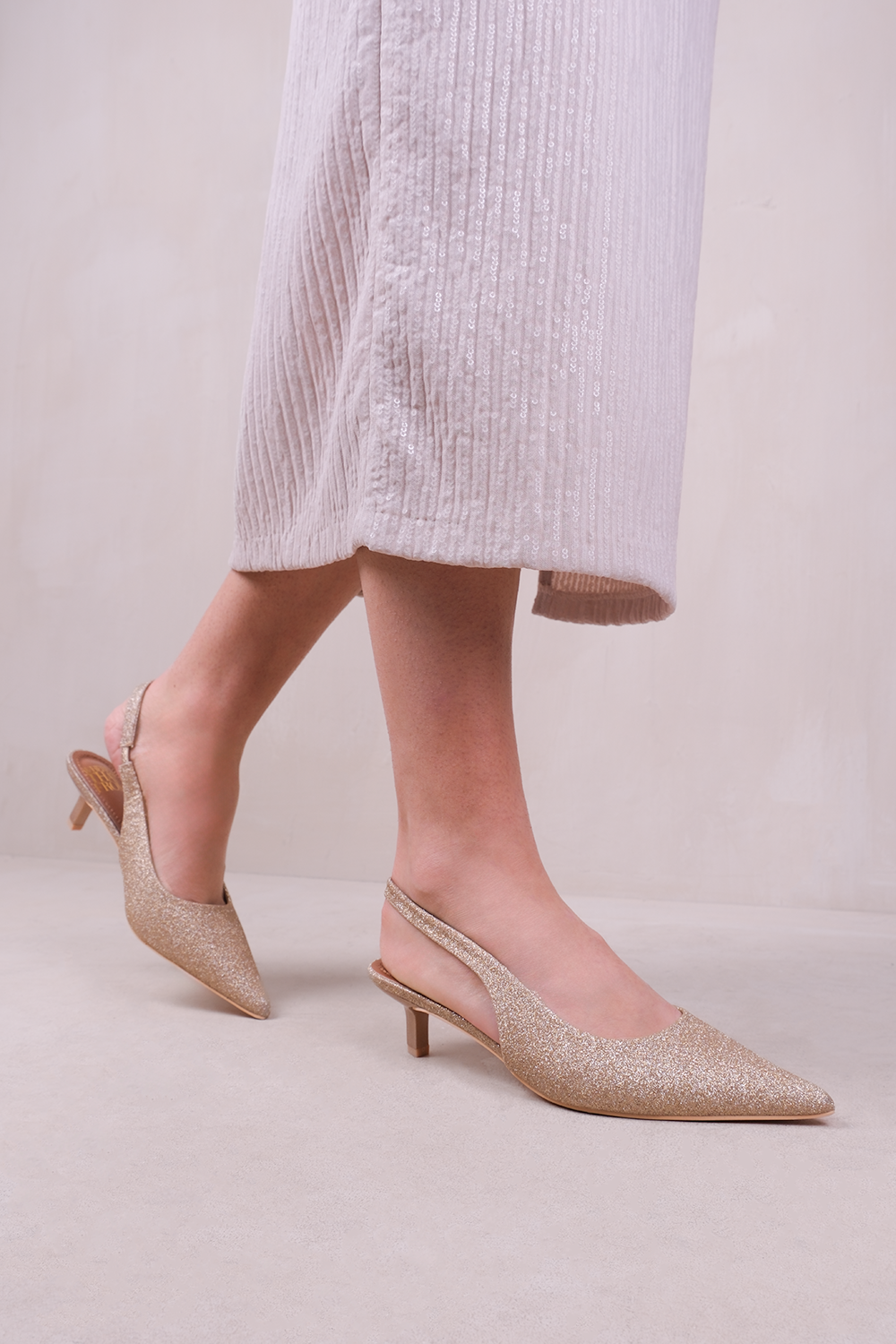 Where's That From Womens 'New' Form Low Kitten Heels With Pointed Toe ...