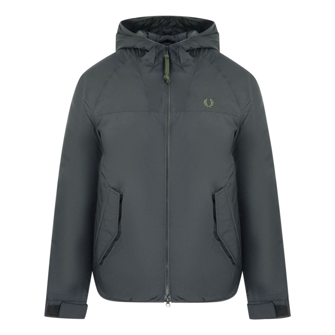 Fred Perry geïsoleerd zwart jack met capuchon