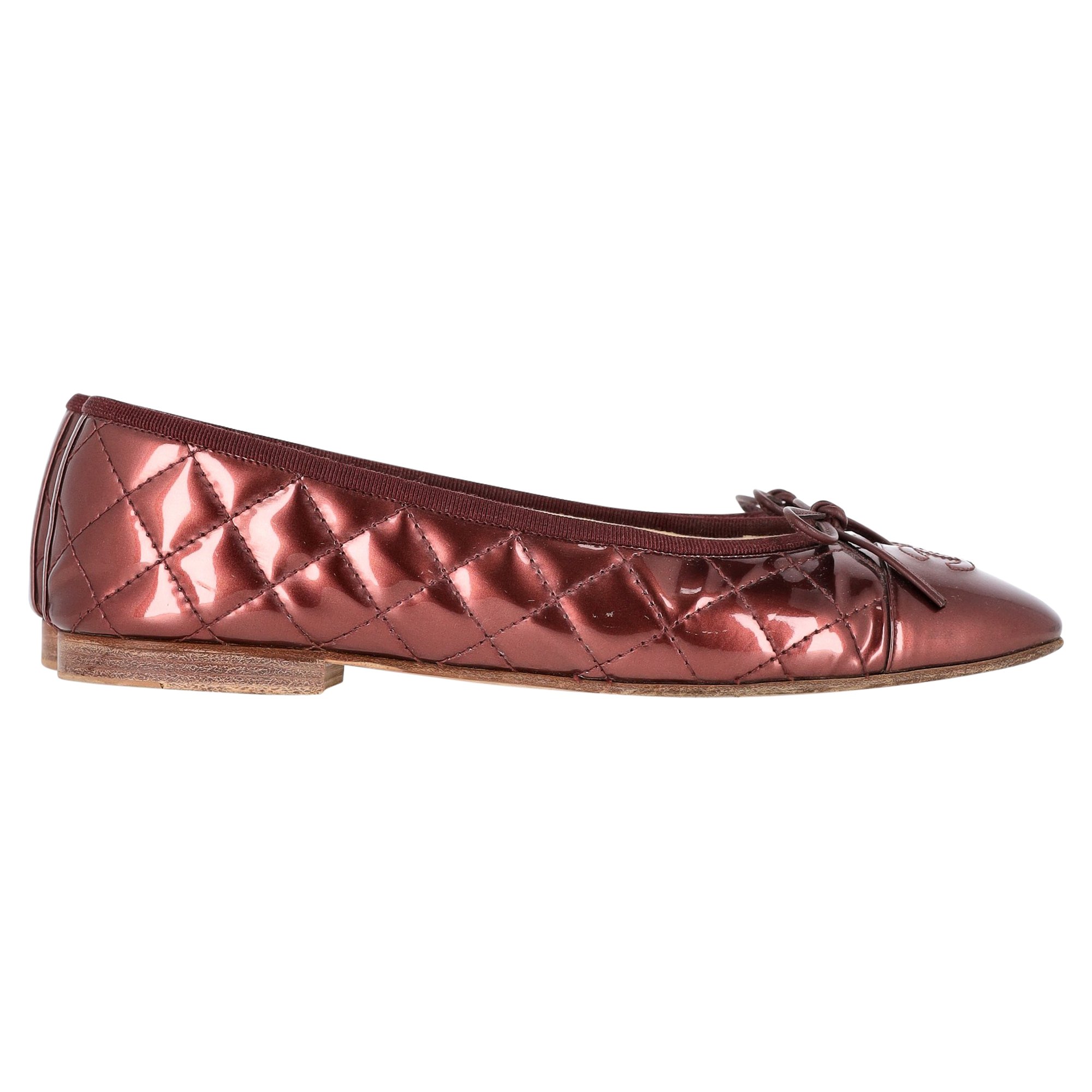 Channel Interlocking CC Logo Quilted Ballet Flats in Burgundy Patent ...