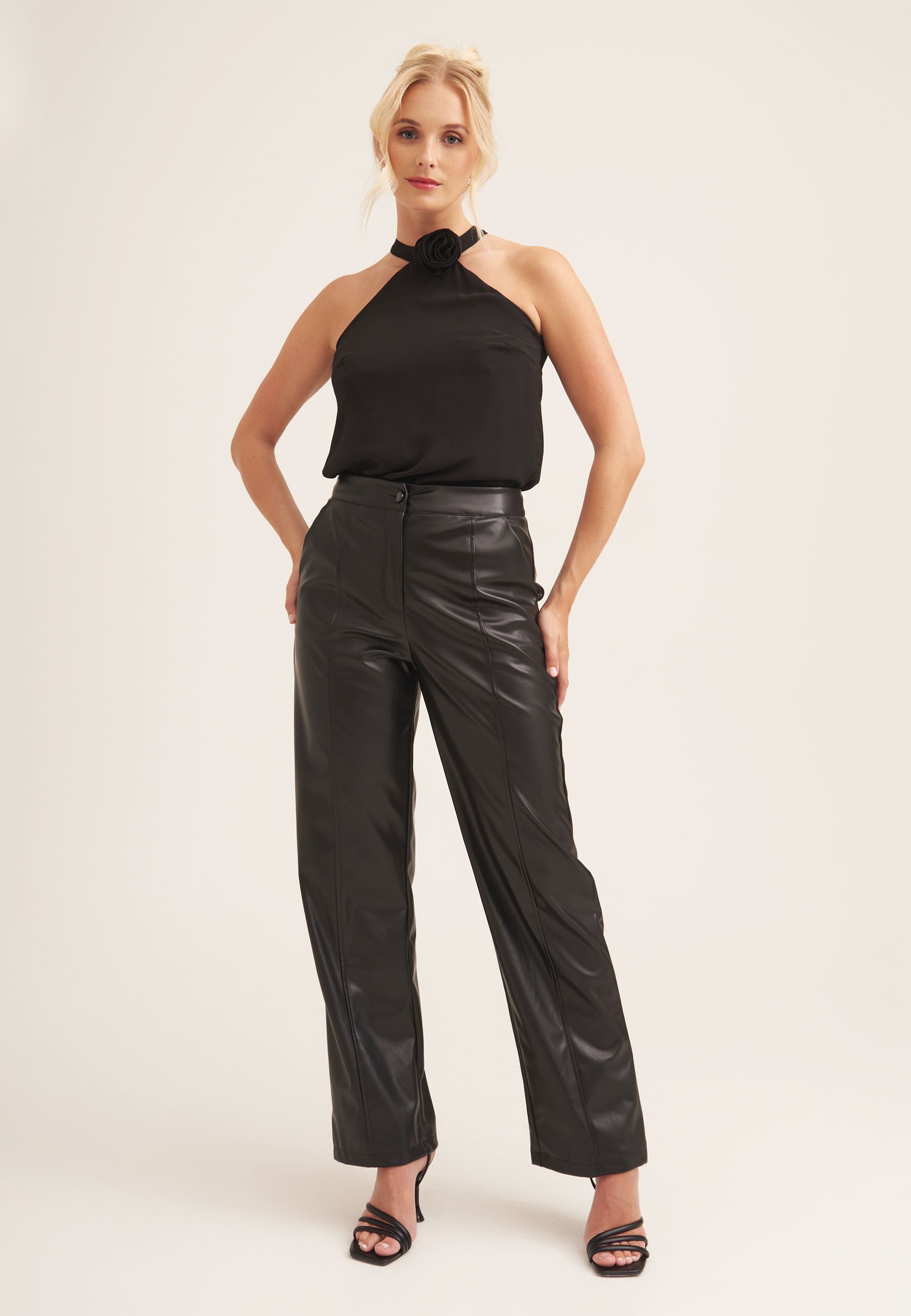 Black Halter Neck Corsage Loose Fit Top