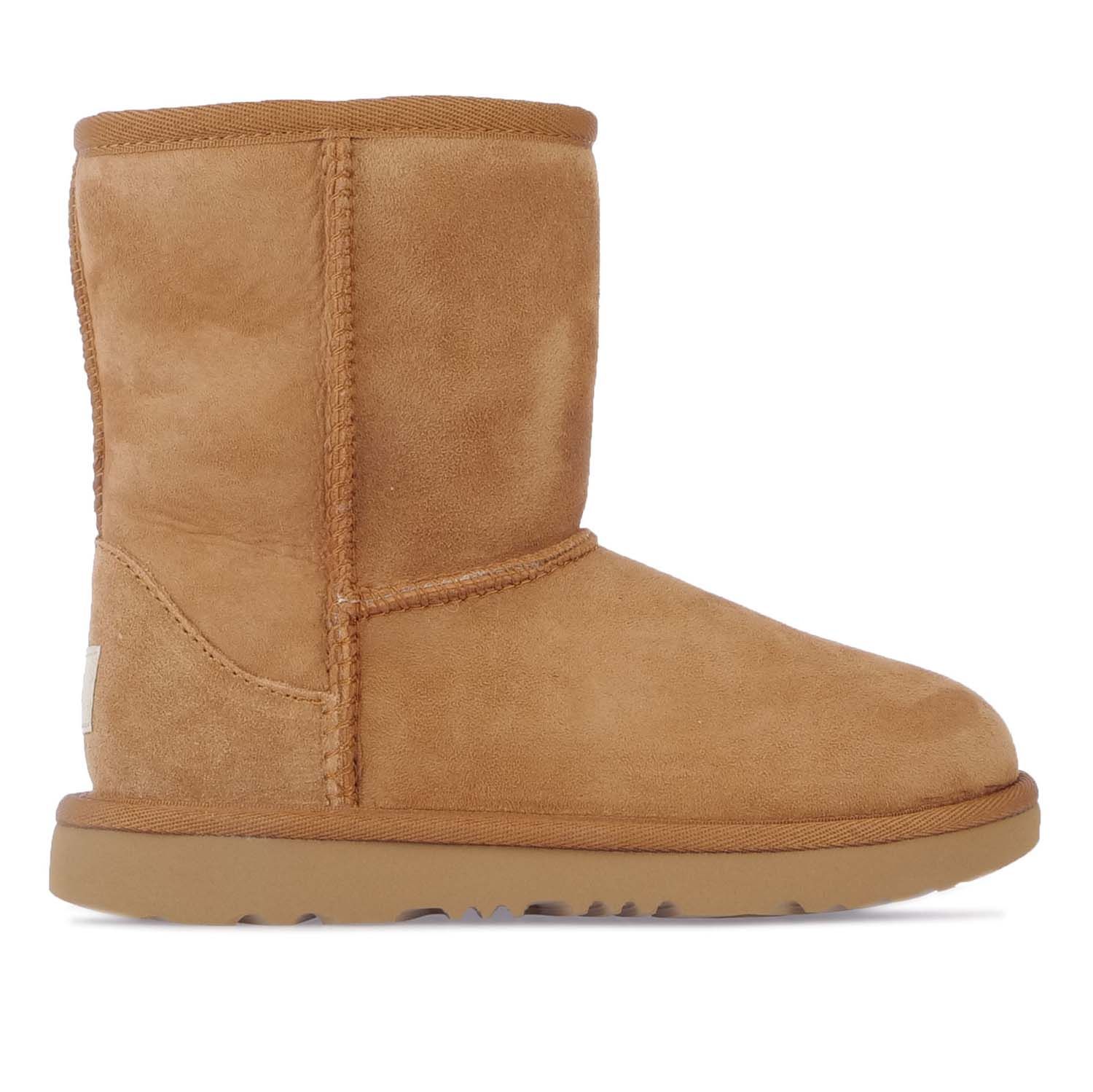 Girl's Ugg Children Classic Short II Boots in Chestnut