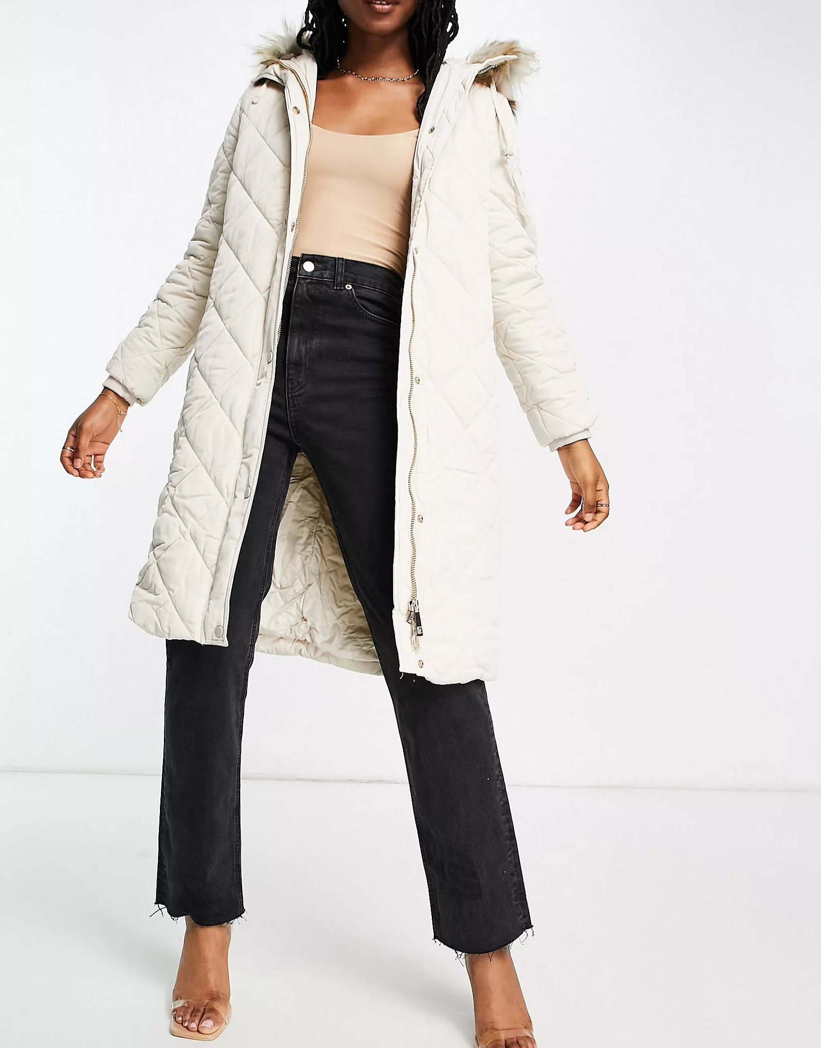 Forever New Womens Diamond Quilted Puffer Coat in Camel