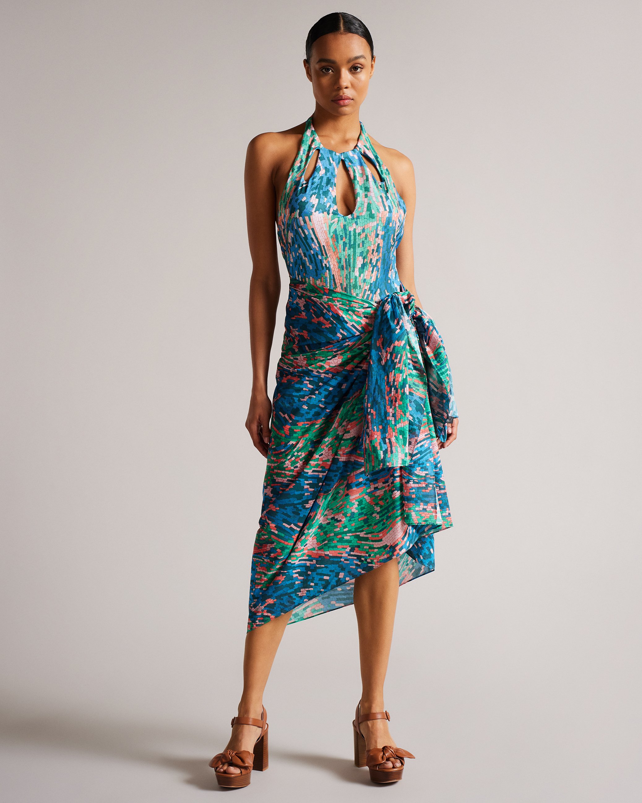 ted-baker-betani-flirty-texture-beach-sarong-pale-pink