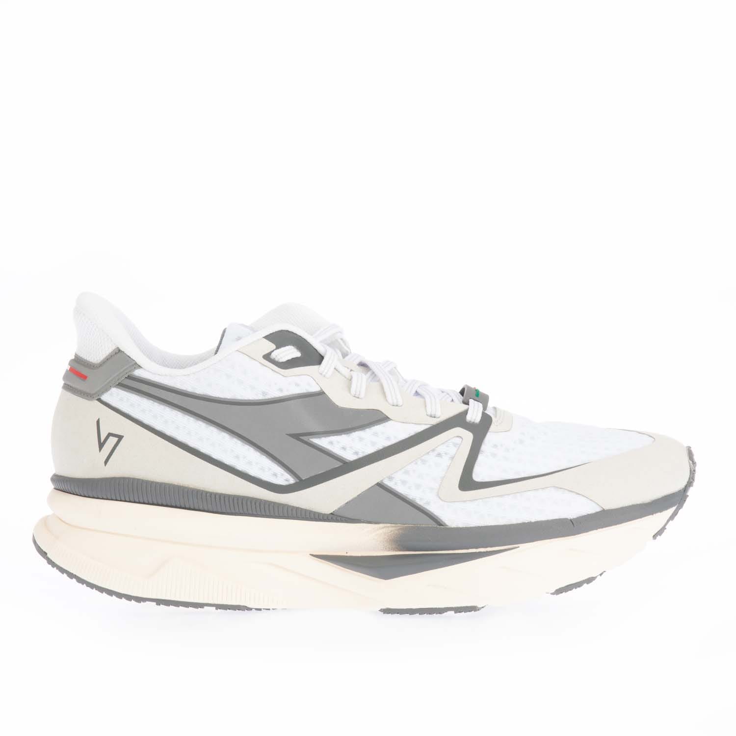 Men's Diadora Atomo V700 Trainers in White