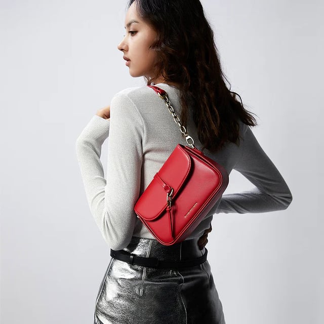 Victoria Hyde Handbag Flower in Red