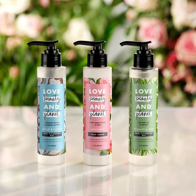 Love Beauty & Planet Petal Polish Face Scrub with Muru Muru Butter, 2x125ml
