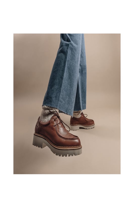 'Sh Iota' Tan Leather