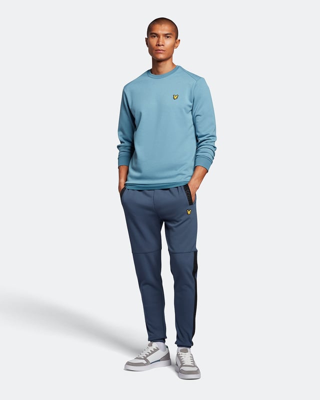Men's Lyle & Scott Pocket Branded Trackies in Navy