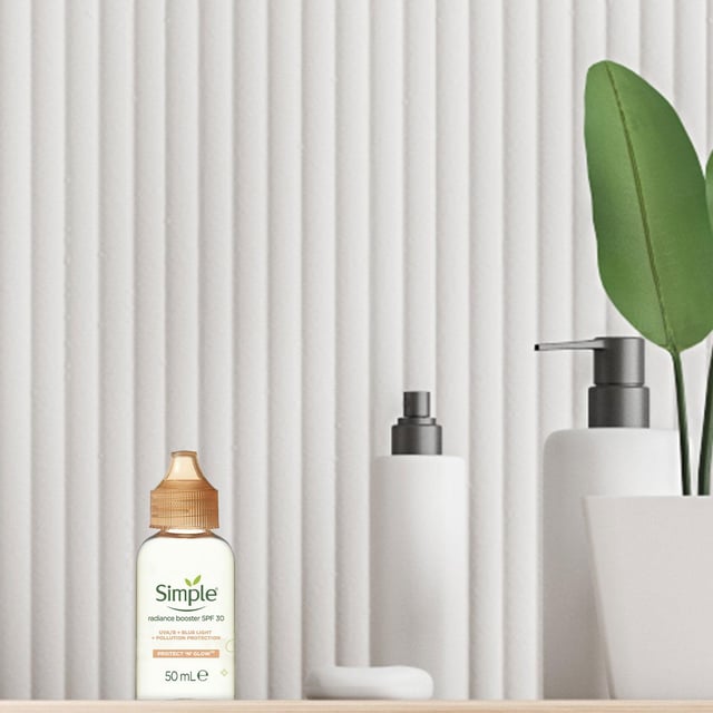 Simple Protect 'n' Glow Face Radiance Booster SPF 30 For Glowing Skin ...