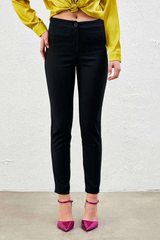 Magic Pants in Black