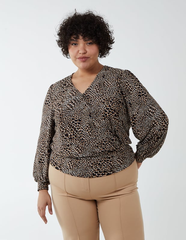 Curve Wrap Front Deep Hem Band Top