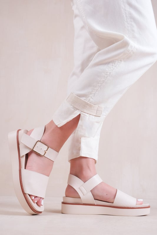 Where's That From Womens 'Phoenix' Classic Flat Sandals With Strap And ...