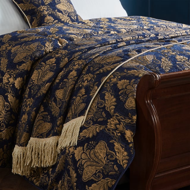 Paoletti Shiraz Traditional Jacquard Throw