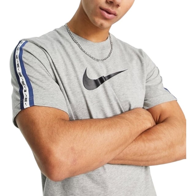 Nike Repeat Crew Neck Men's T-Shirt In Grey