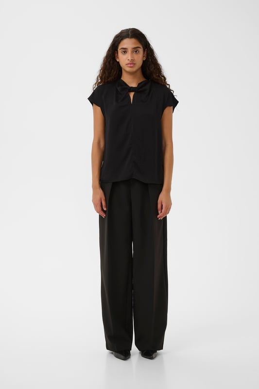 Langarm DANNIIW Gerade Passform black