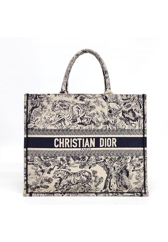 Pre-owned Elegant Tote Bag with Intricate Designs and Sturdy Handles ...