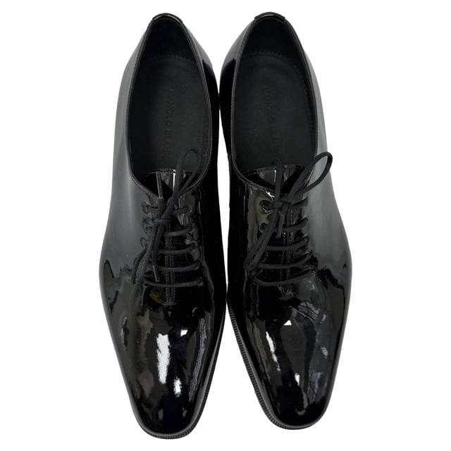 Manolo Blahnik Snowdon Whole-Cut Oxford Shoes in Black Patent Leather