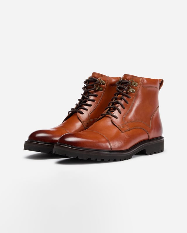 Runcorn Boots in Tan