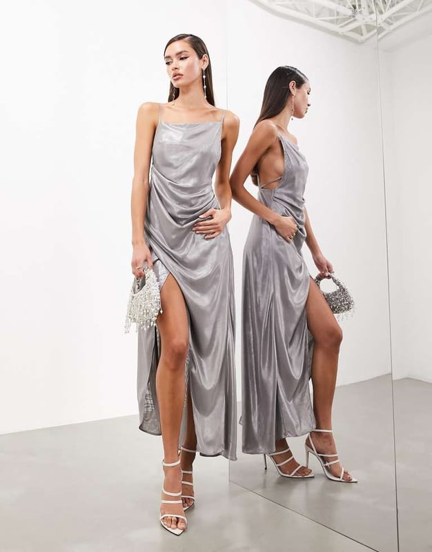 ASOS EDITION – Silverfärgad maxiklänning med metallic-utsmyckning och ...