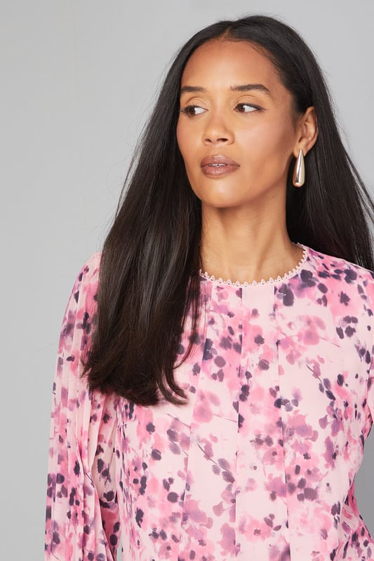 Pleated Sleeve Lace Trim Shift Dess