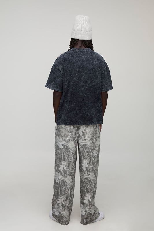 Baggy Fit Washed Camo Jeans